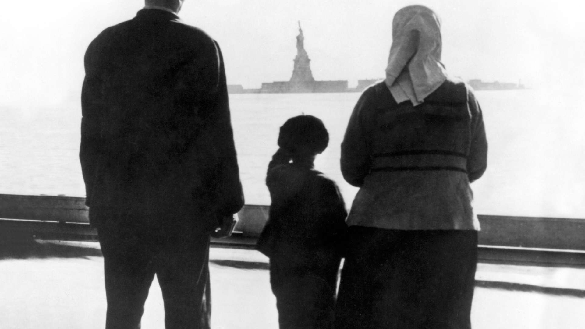 Film : Récits d'Ellis Island de Robert Bober et Georges Perec | Les ...