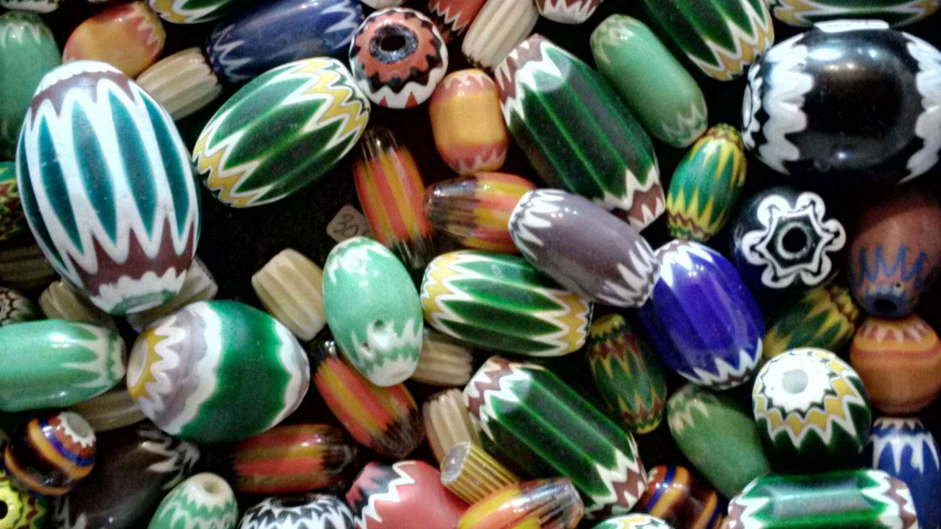 Les circulations maritimes globales des perles de verre vénitiennes au XVIIIe siècle | Les ...